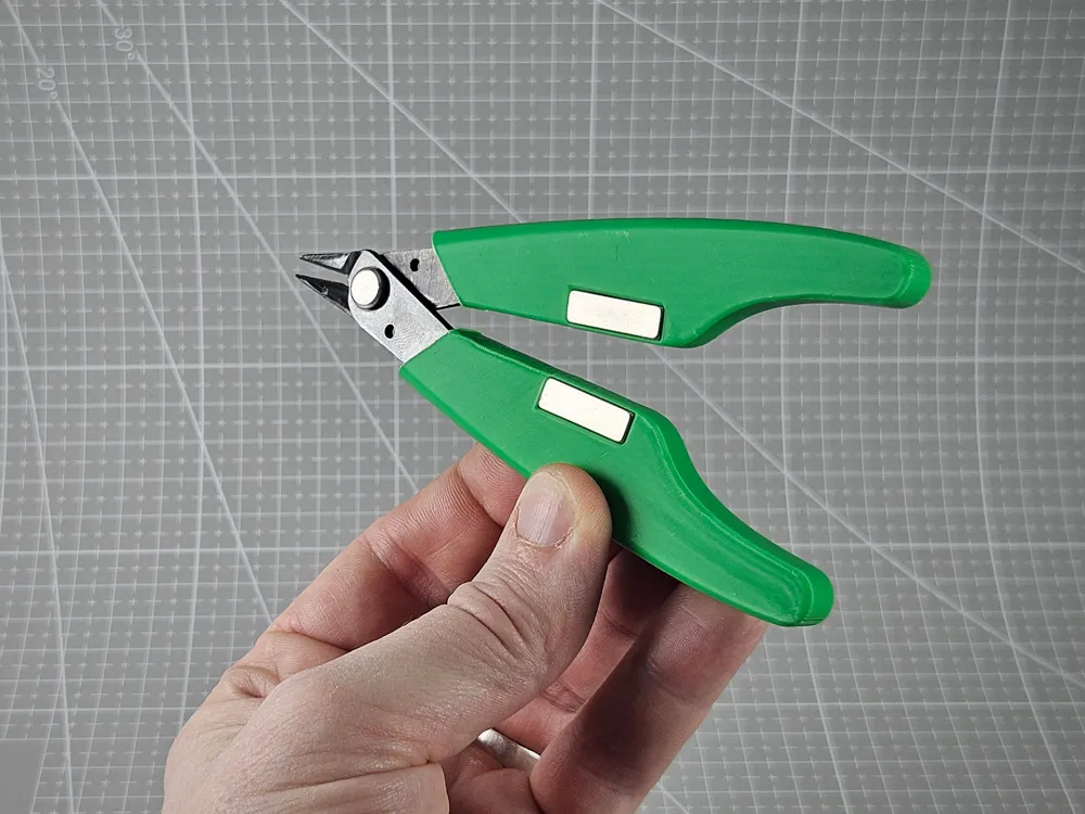 Magnetic Filament Cutters by NEWSTREAM MakerWorld: Download Free 3D Models