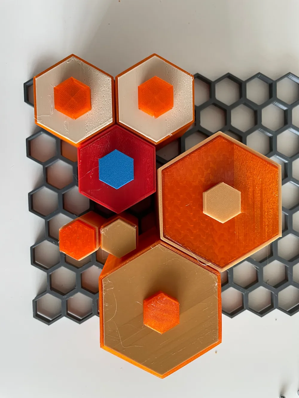Honeycomb box for Honeycomb wall Remixed by rostap - MakerWorld