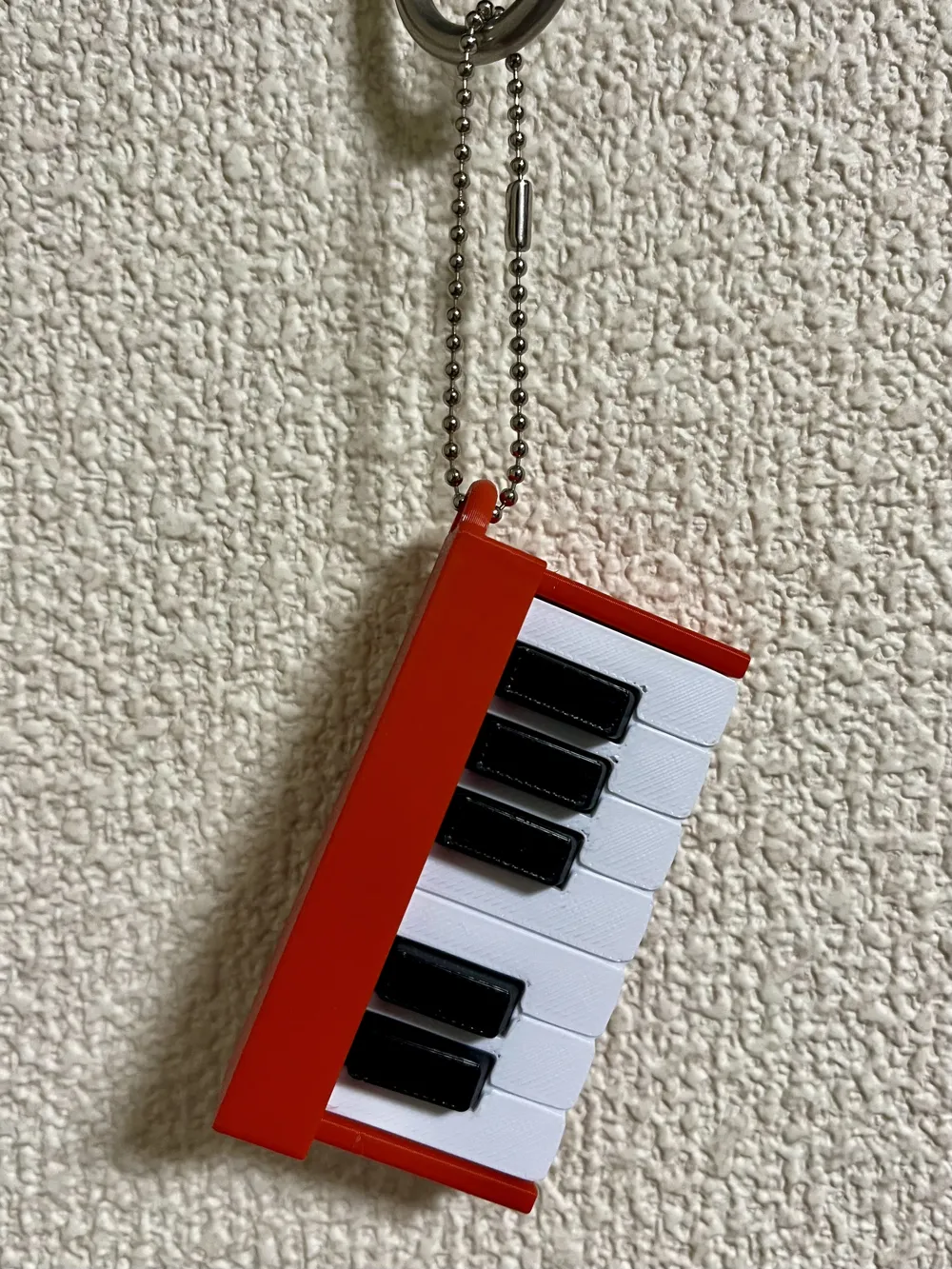 Assemblable Mini Piano Keychain by beefganondolf MakerWorld: Download ...