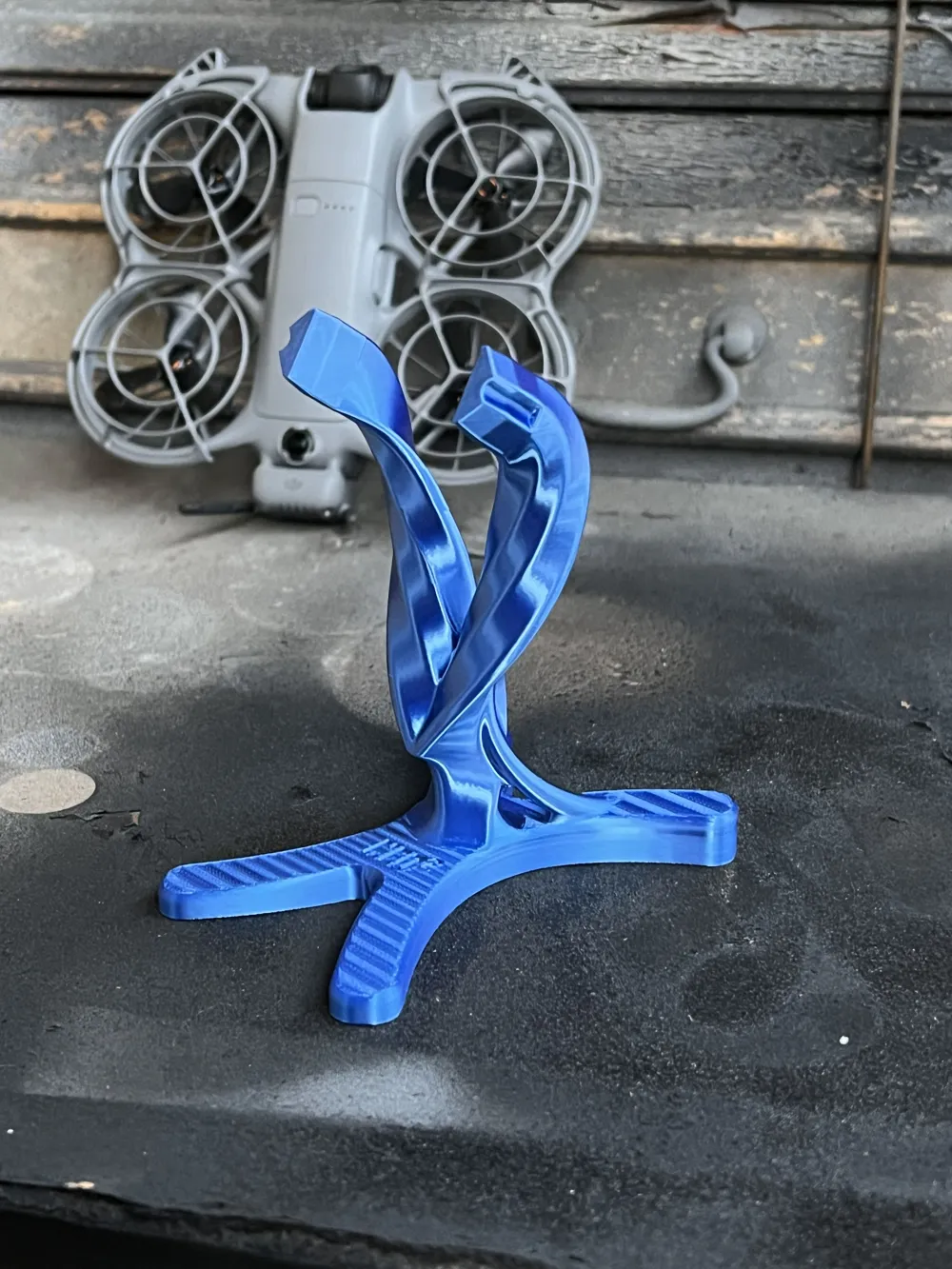 DJI Neo2 decorative desk stand - Free 3D Print Model - MakerWorld