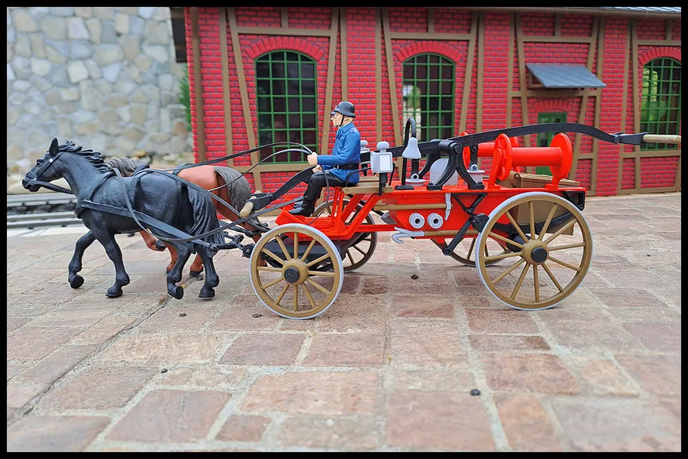 Horse-Drawn Hand-Pumped Fire Engine – 1900s Style by Phantom MakerWorld ...