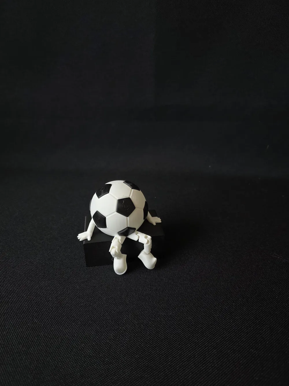 Articulated Flexi Soccer Ball Buddy Gift - Free 3D Print Model - MakerWorld