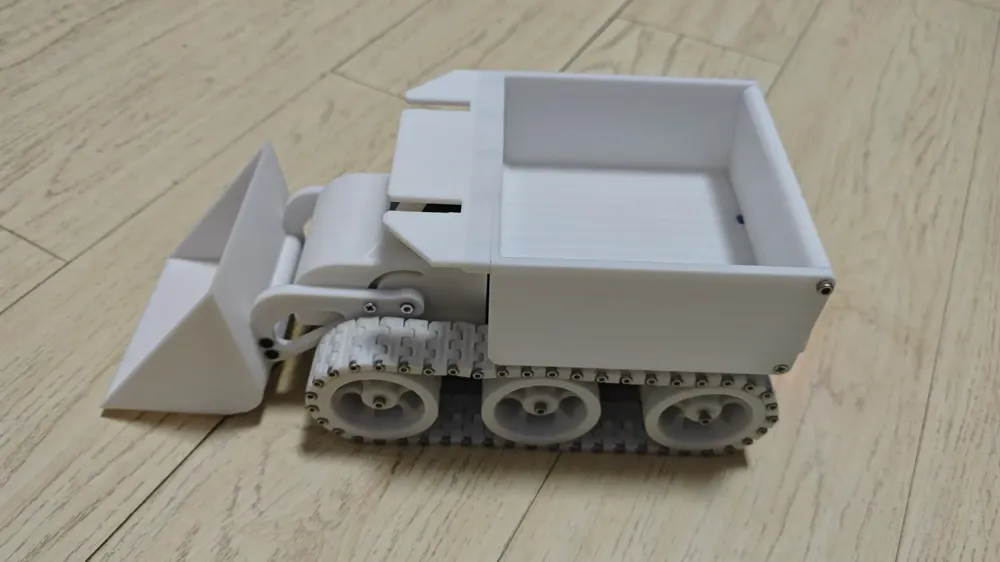 Tracked Vehicle 2.0 by yanshimi - MakerWorld