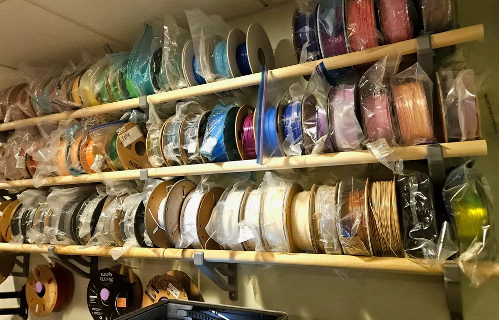 Filament shelf storage brackets - single 1.25" rod Remixed by ...