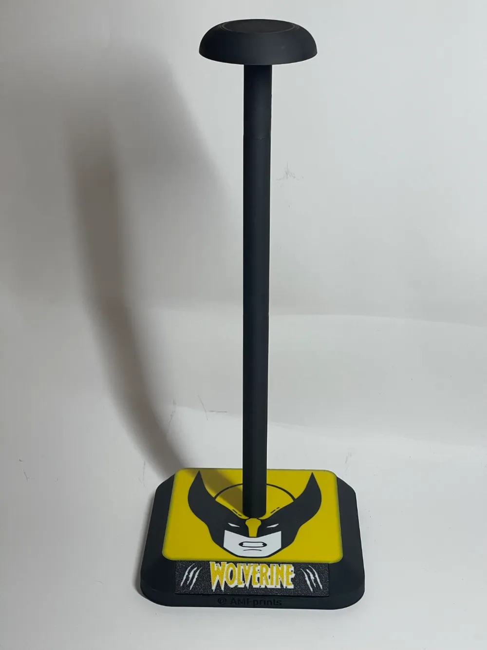 wolverine stand / base (No glue/bolts/magnets) by AMFprints MakerWorld ...