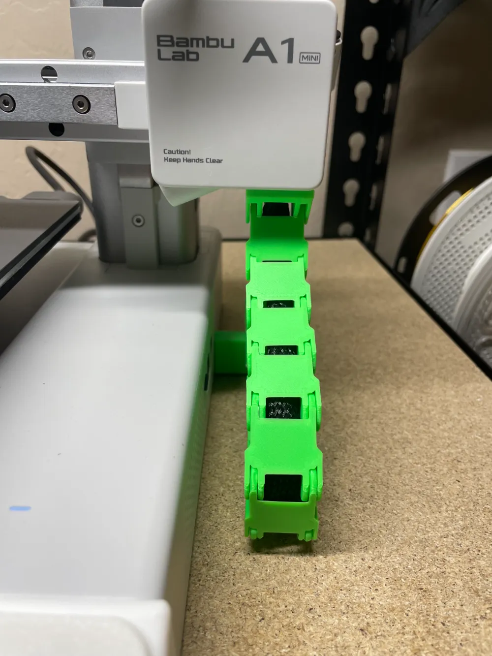 Cadena de arrastre lateral de impresión A1 Mini en su sitio por Andrew MakerWorld: Descarga ...