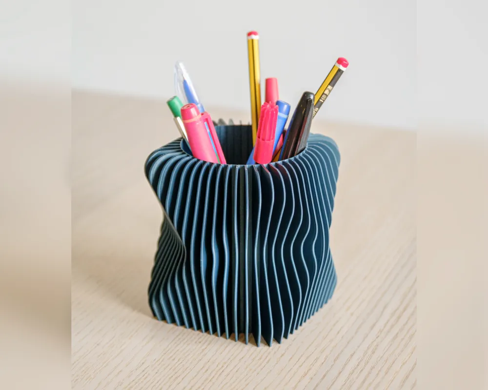 Wavy Pencil Holder - Vase mode by SNASA - MakerWorld