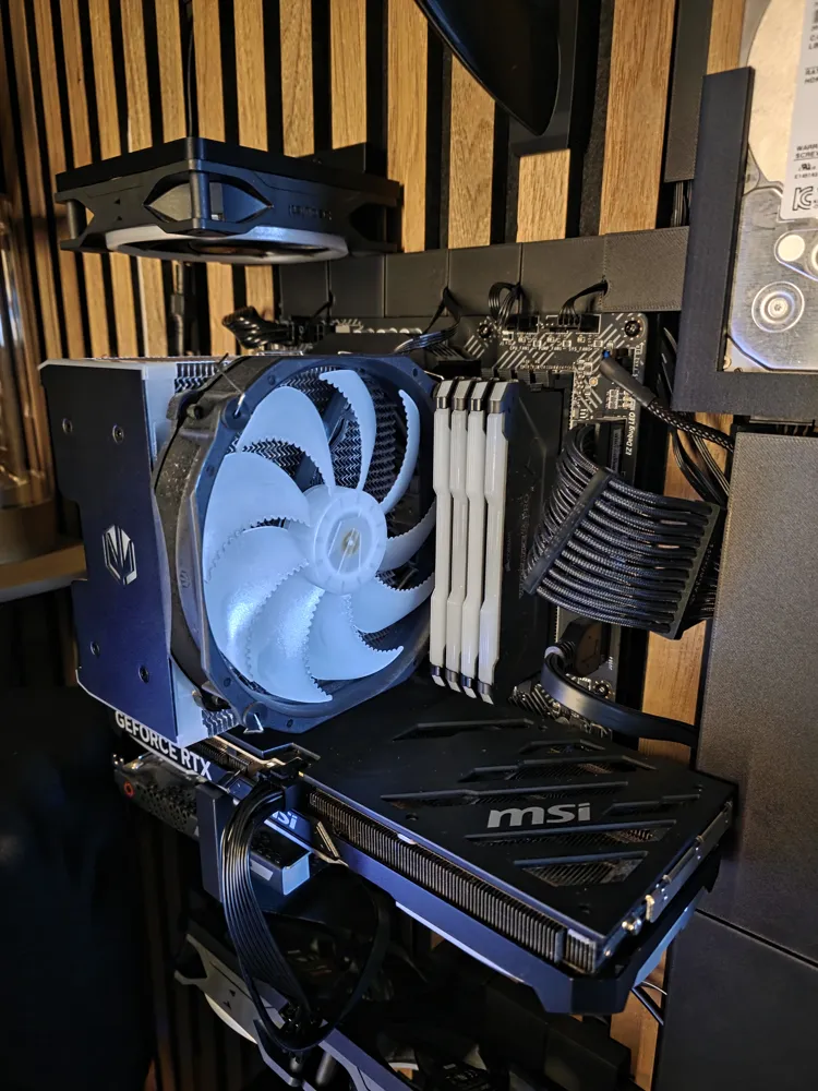 开放式PC壁挂机箱 - 吸音板 - 免费 3D 打印模型 - MakerWorld