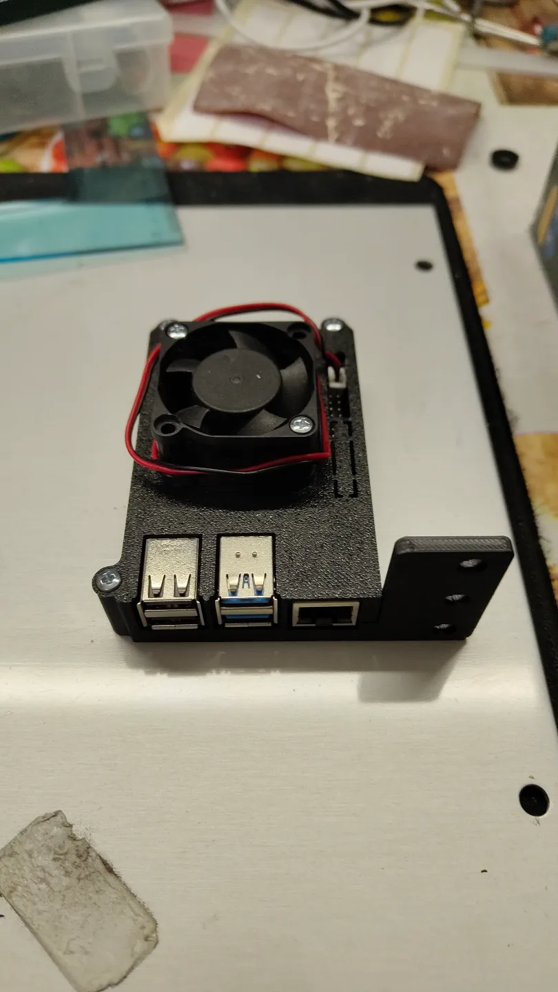 Raspberry Pi 4 Rack mount (with optional fan) Remixed by dinamitebla ...