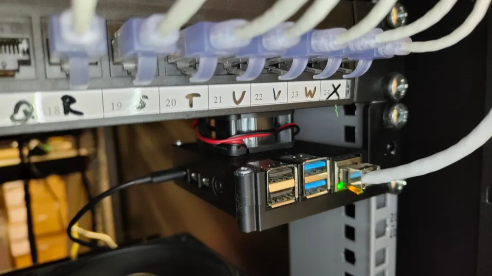 Raspberry Pi 4 Rack mount (with optional fan) Remixed by dinamitebla ...