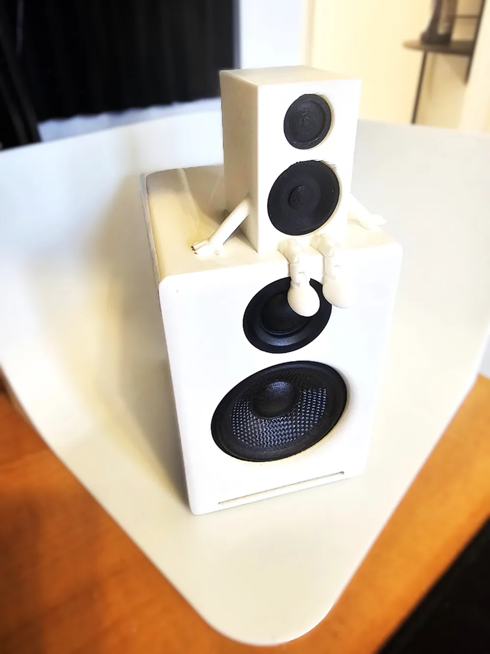 Speaker Buddy - Articulated Desktop Speaker - Free 3D Print Model ...