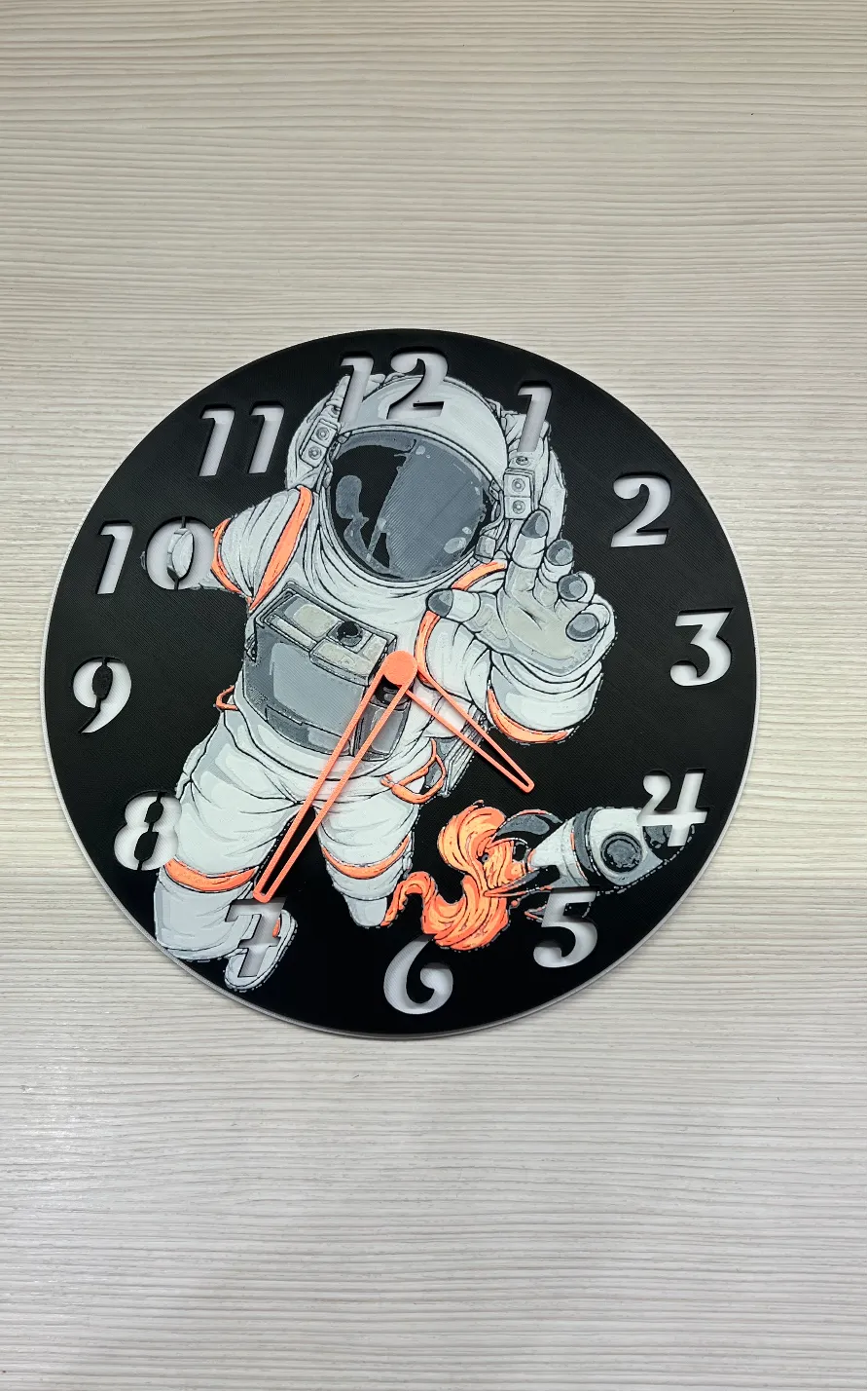 Astronaut Clock HueForge by Macik - MakerWorld