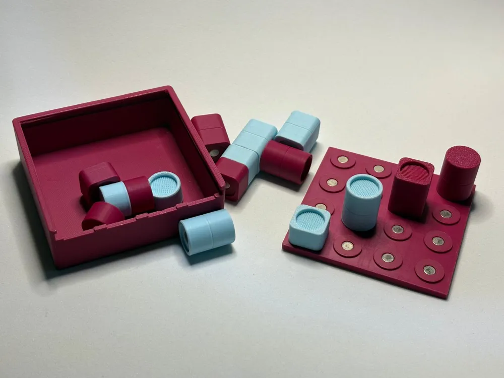 Quatro logic portable mini board game - Free 3D Print Model - MakerWorld