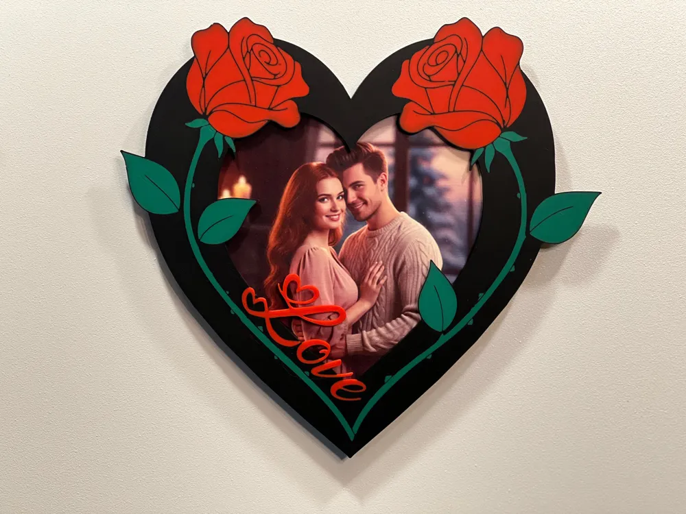 Heart of Roses Picture Frame - Free 3D Print Model - MakerWorld