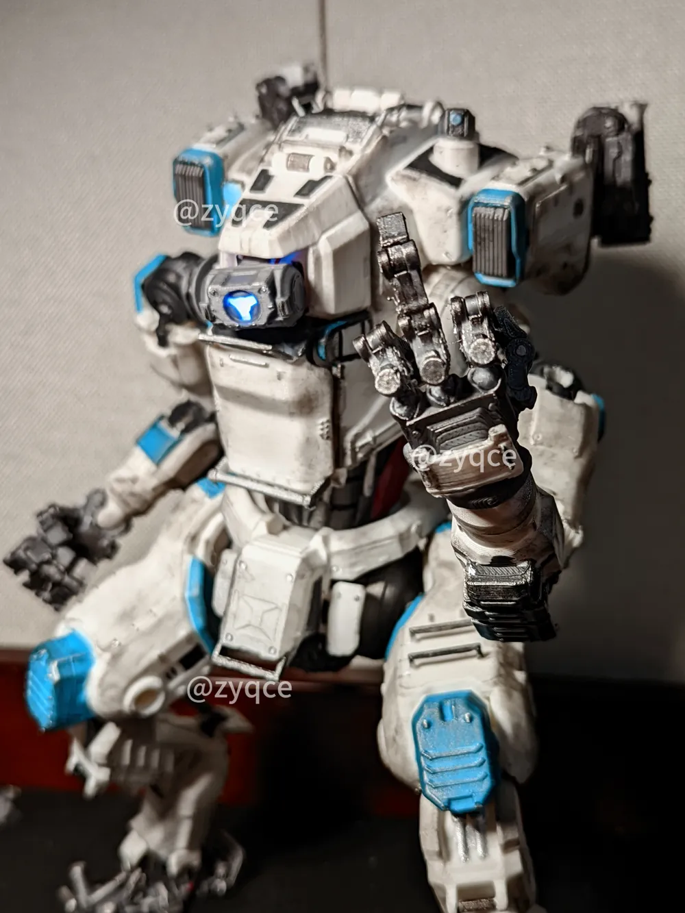 Titanfall 2 TTF2 Titán Imperial por zyqce MakerWorld: Descarga Modelos 3D Gratuitos