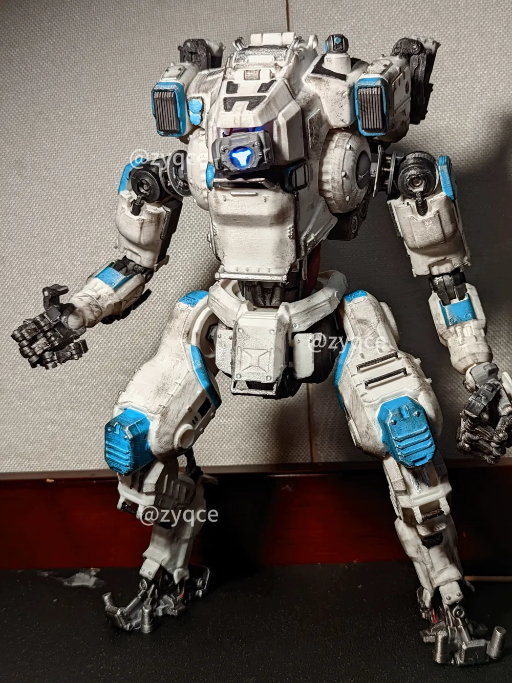 Titanfall 2 TTF2 Titán Imperial por zyqce MakerWorld: Descarga Modelos 3D Gratuitos