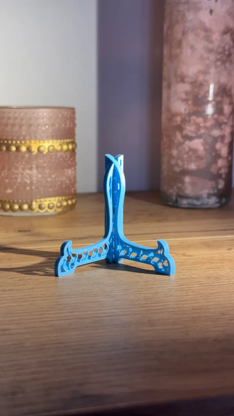 3D Printed Display Plate Stands by Lattaxil MakerWorld: Download Free ...