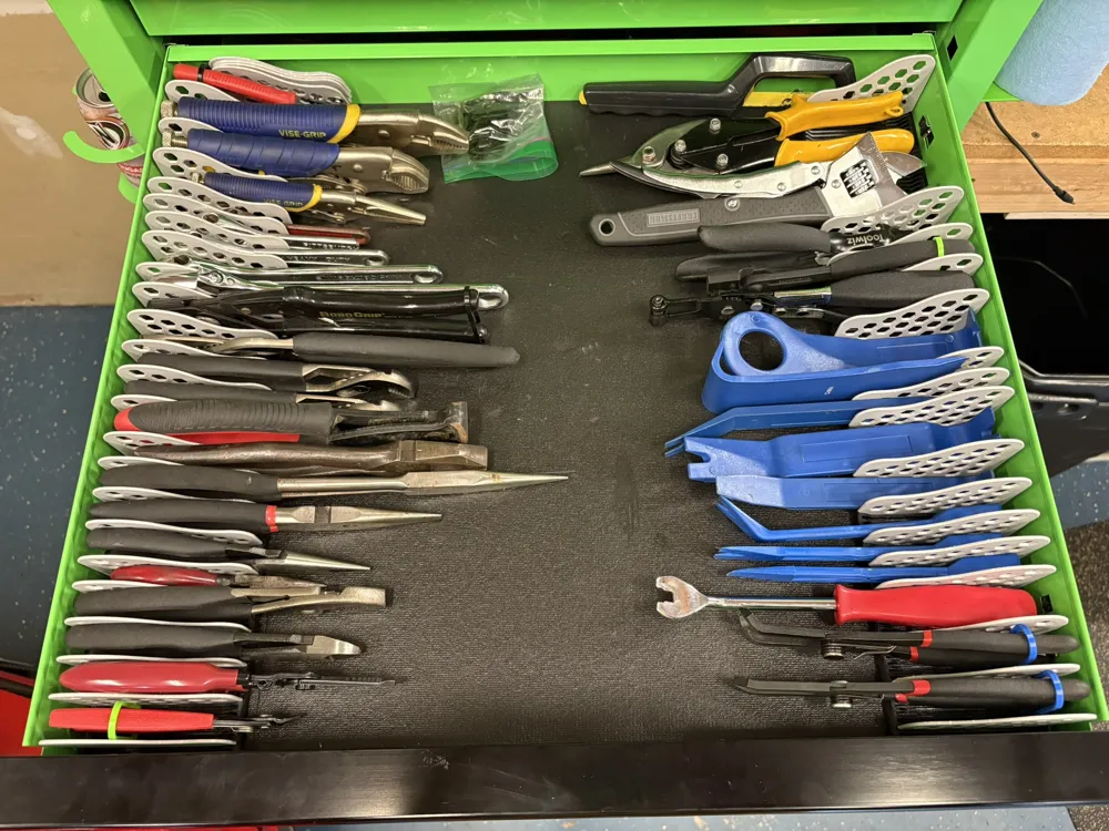 Adjustable Pliers Rack - Free 3D Print Model - MakerWorld