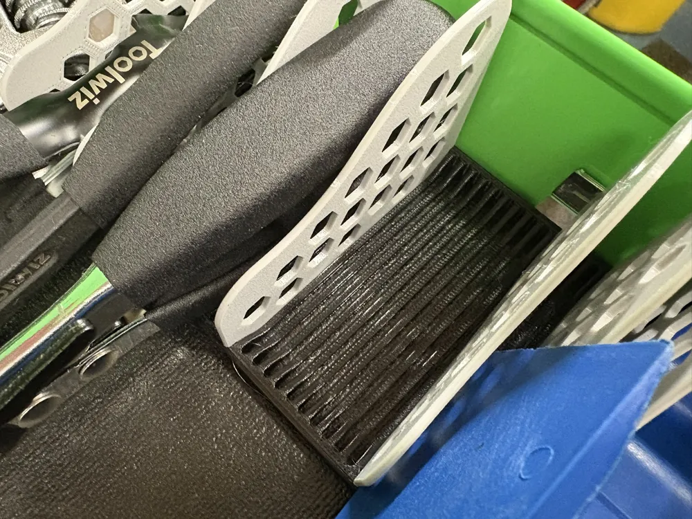 Adjustable Pliers Rack - Free 3D Print Model - MakerWorld