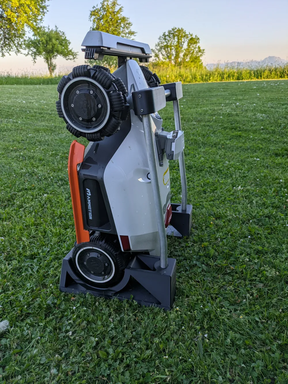 Mammotion LUBA Servicestand by Patrick_Sch MakerWorld: Download Free 3D Models