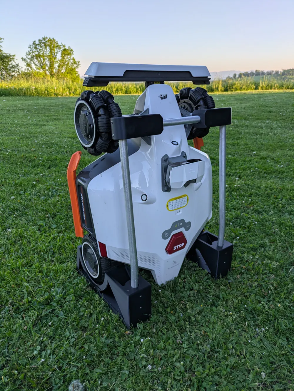 Mammotion LUBA Serviceständer von Patrick_Sch MakerWorld: Kostenlose 3D-Modelle herunterladen