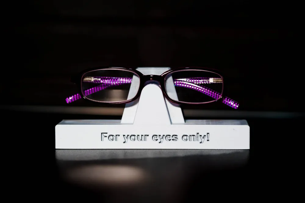 Elegant Glasses Stand - For Your Eyes Only! by 7CUTS - MakerWorld