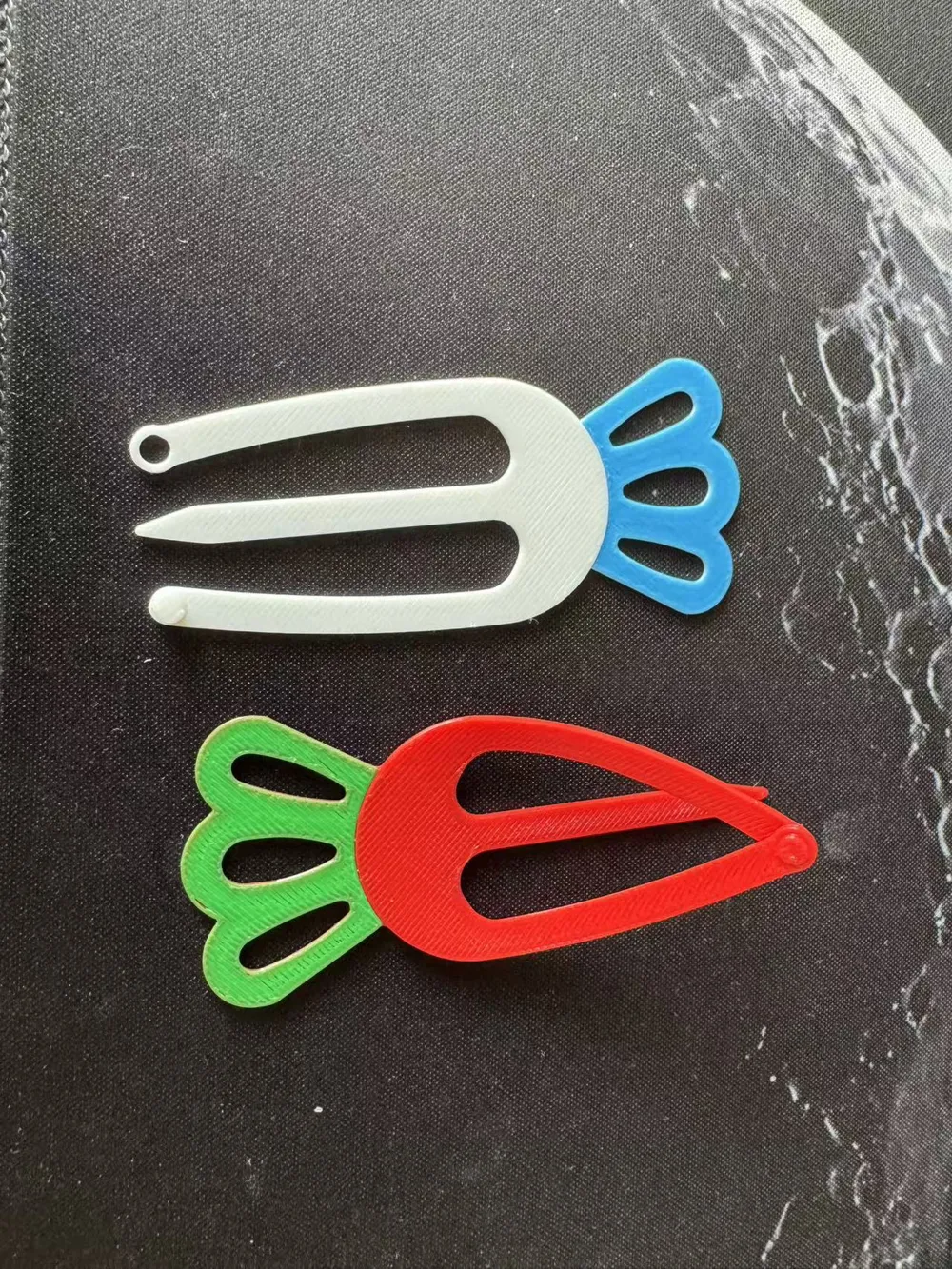 Carrot Hair Clip - Free 3D Print Model - MakerWorld