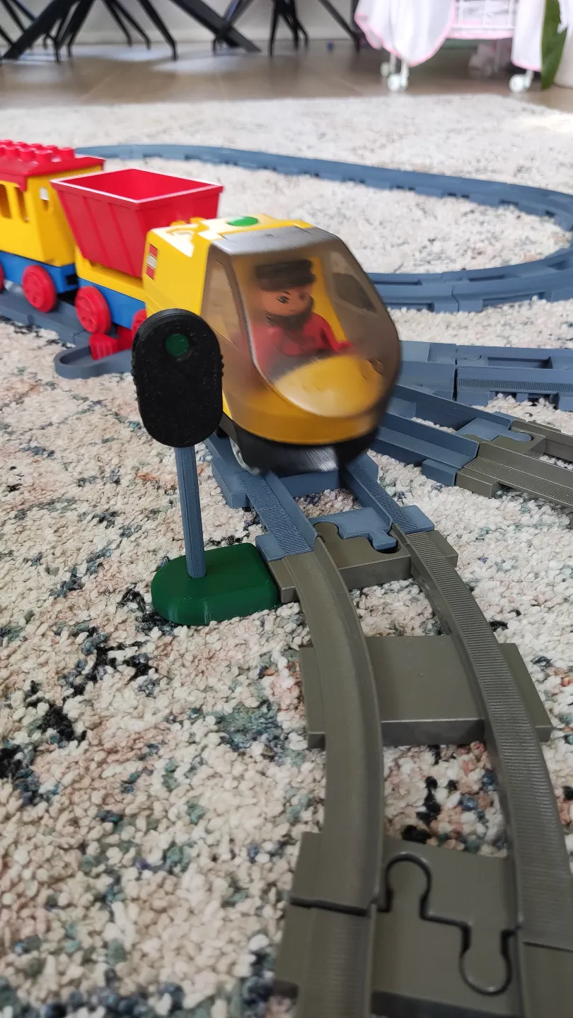 Duplo Train Track Railway Signal 3 Colors Fidget by Thymen - MakerWorld