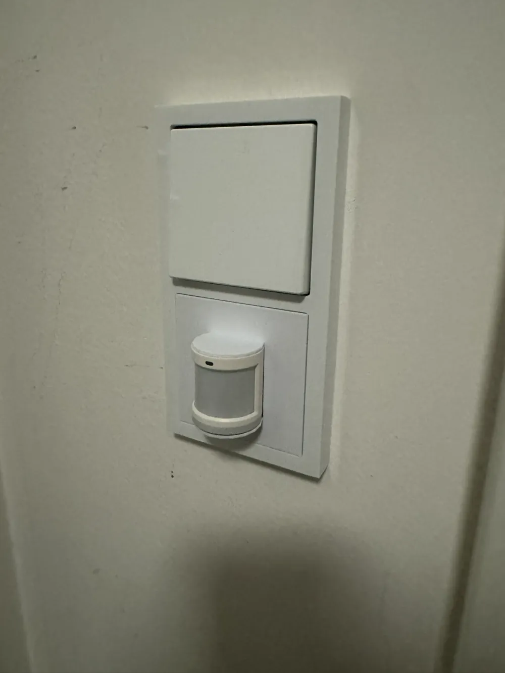 Busch & Jaeger Aqara Motion Sensor Cover by Cynric10 - MakerWorld