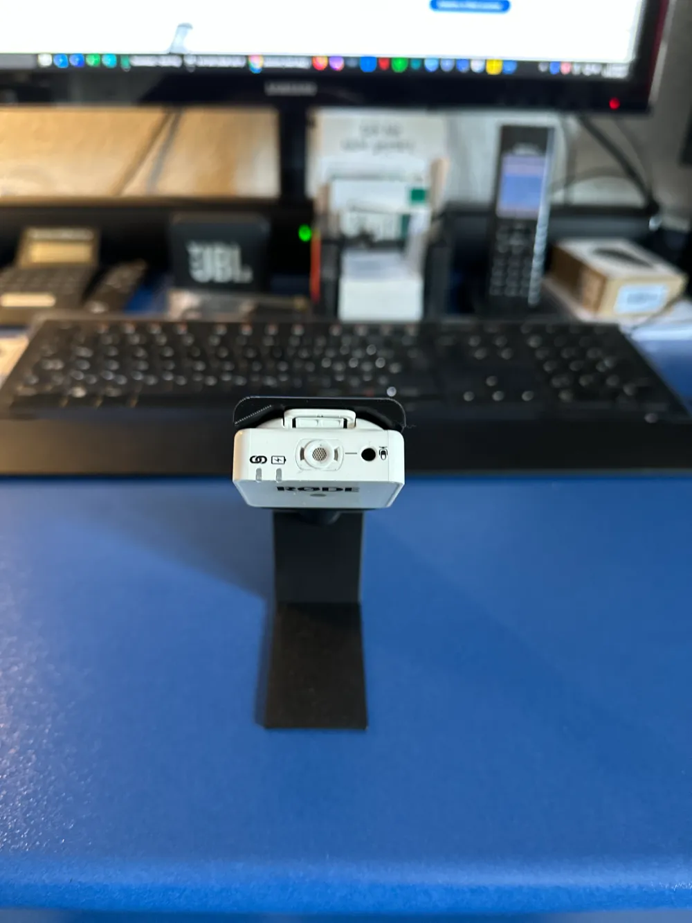 RODE Wireless GO/PRO Tabletop Stand Remixed by Bert - MakerWorld
