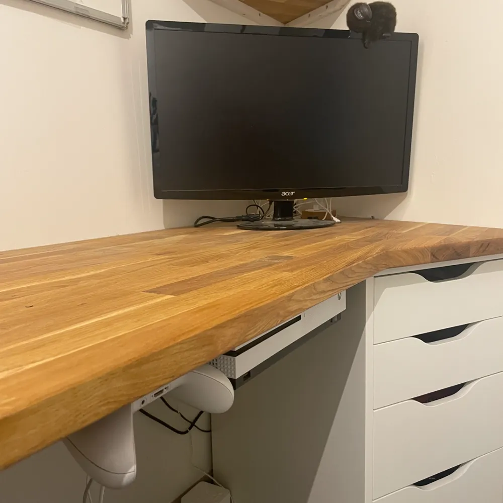 Xbox Controller Holder Under-Desk - Free 3D Print Model - MakerWorld