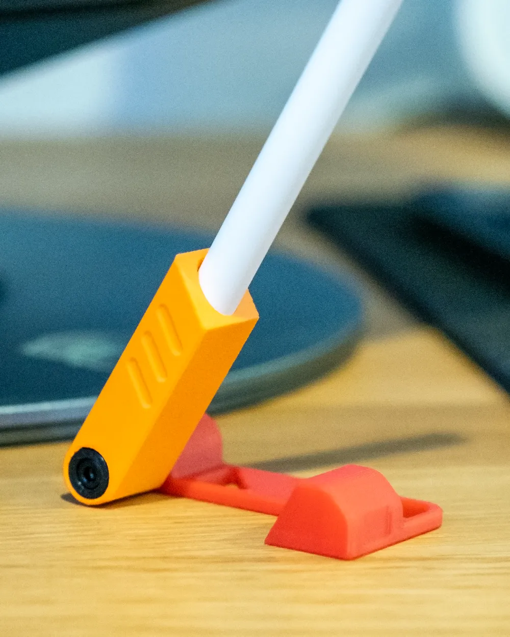 S02 Articulated Apple Pencil Stand by outofpocket MakerWorld: Download ...