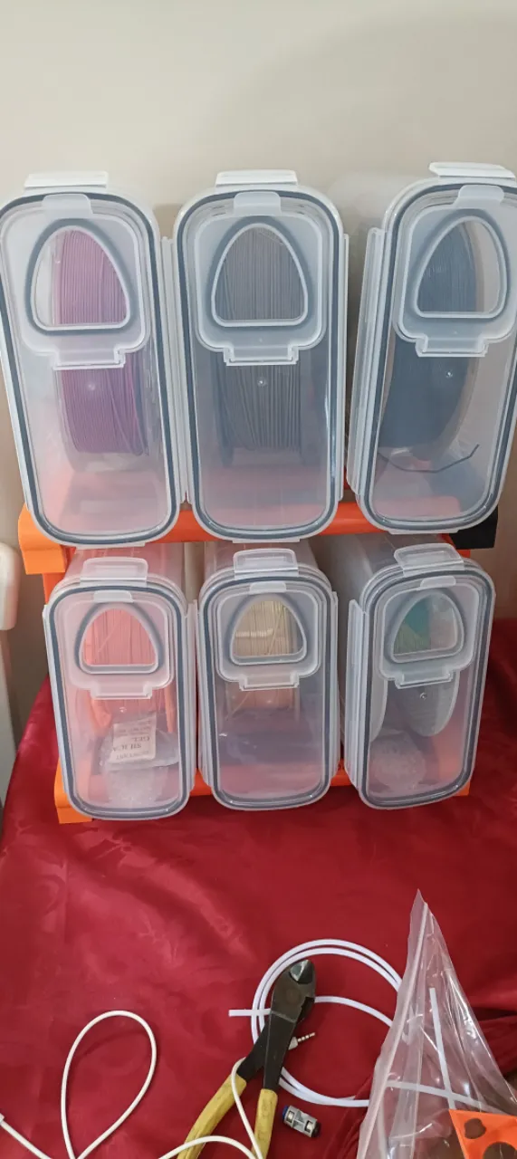 Cereal box filament storage rack by hybiepoo - MakerWorld