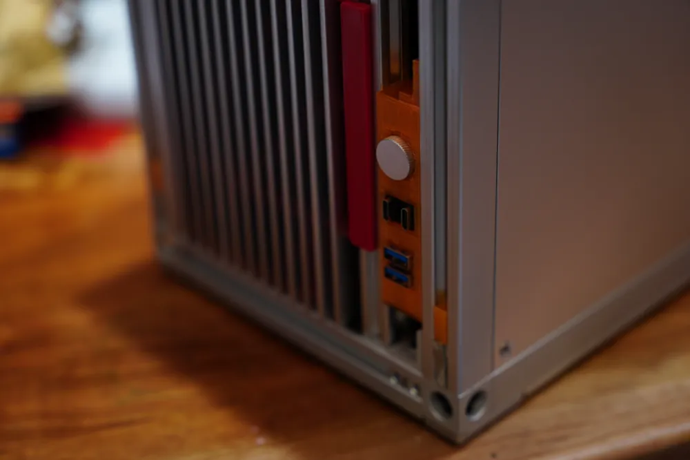 52-liter E-ATX/EEB Top-Mount I/O 480mm Water-Cooled Full Aluminum PC ...