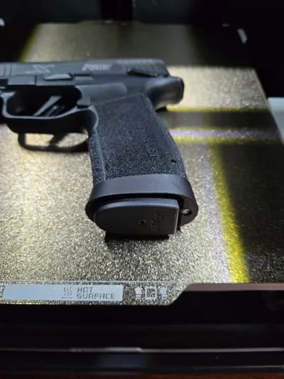 SIG P365 XMacro Magwell by Chasedtoast MakerWorld: Download Free 3D Models