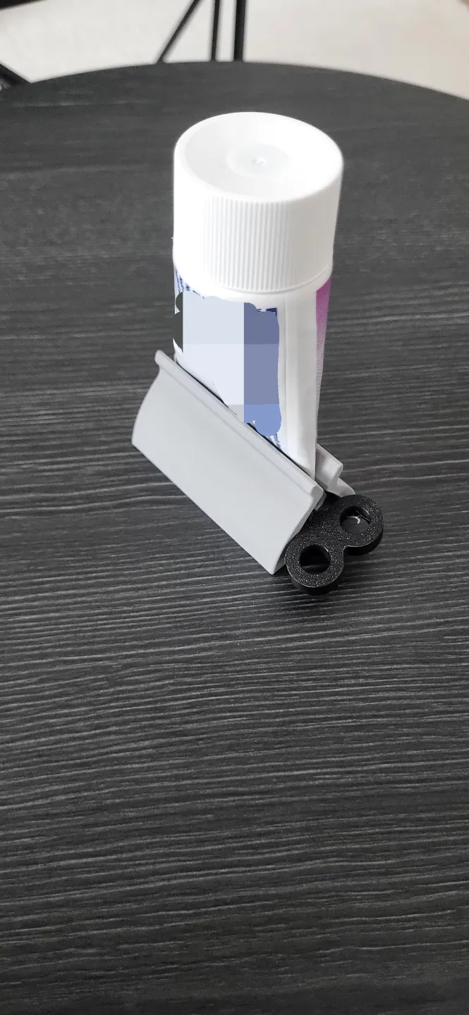 Toothpaste squeezer by Emvi 3D - MakerWorld