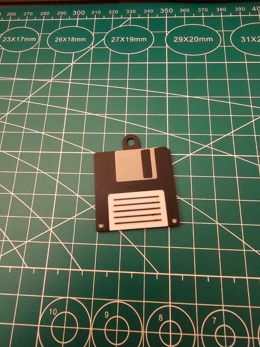 Floppy Disk Keychain / Bookmark by Lumpy3D MakerWorld: Download Free 3D ...