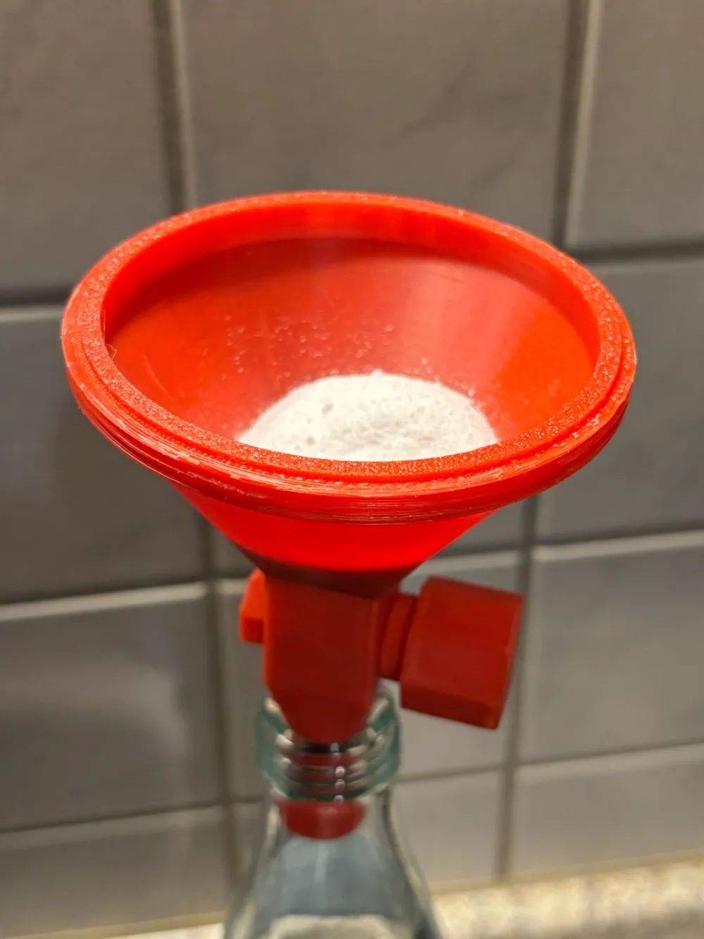 Funnel with Dosing Wheel for Powder by Emanuel - MakerWorld