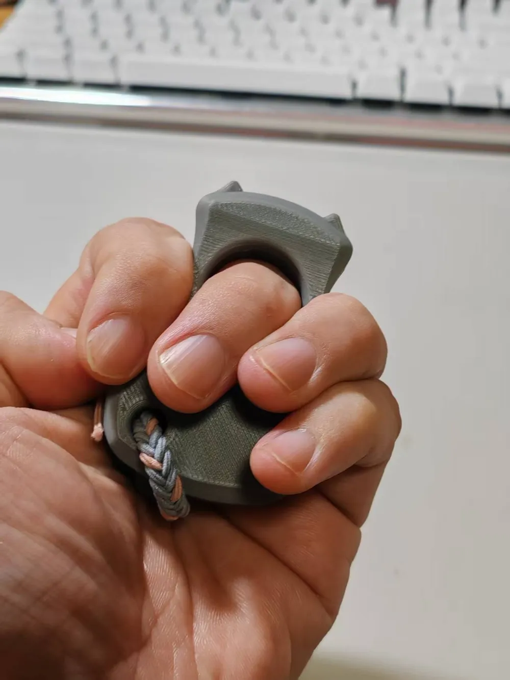 Tactical EDC Knuckle Duster Keychain - Free 3D Print Model - MakerWorld