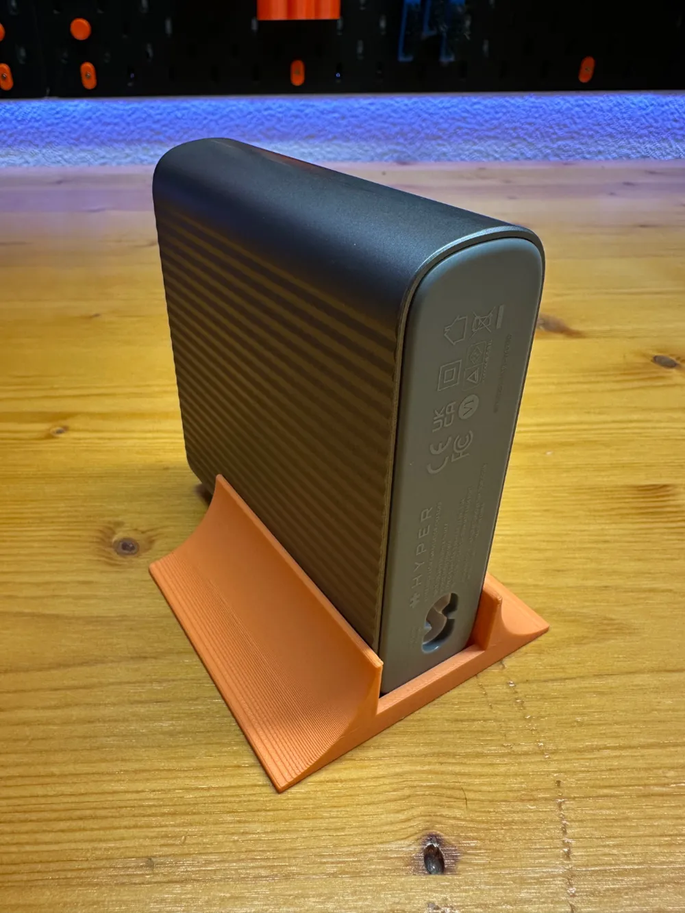 HyperJuice 245w Vertical Stand by Synergyx26 - MakerWorld