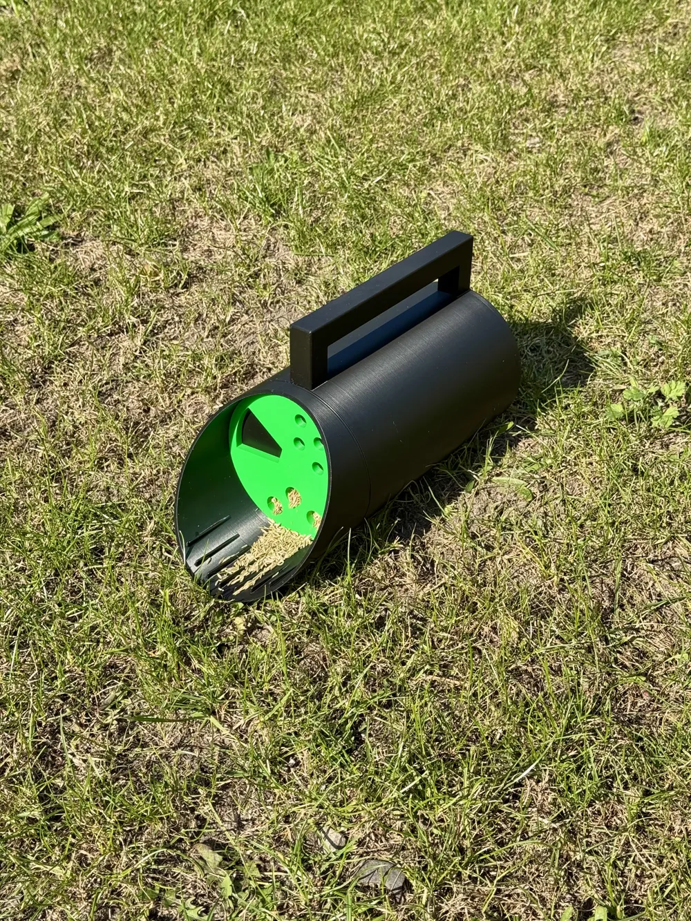 Épandeur manuel précis – pour divers matériaux à épandre - Modèle d ...