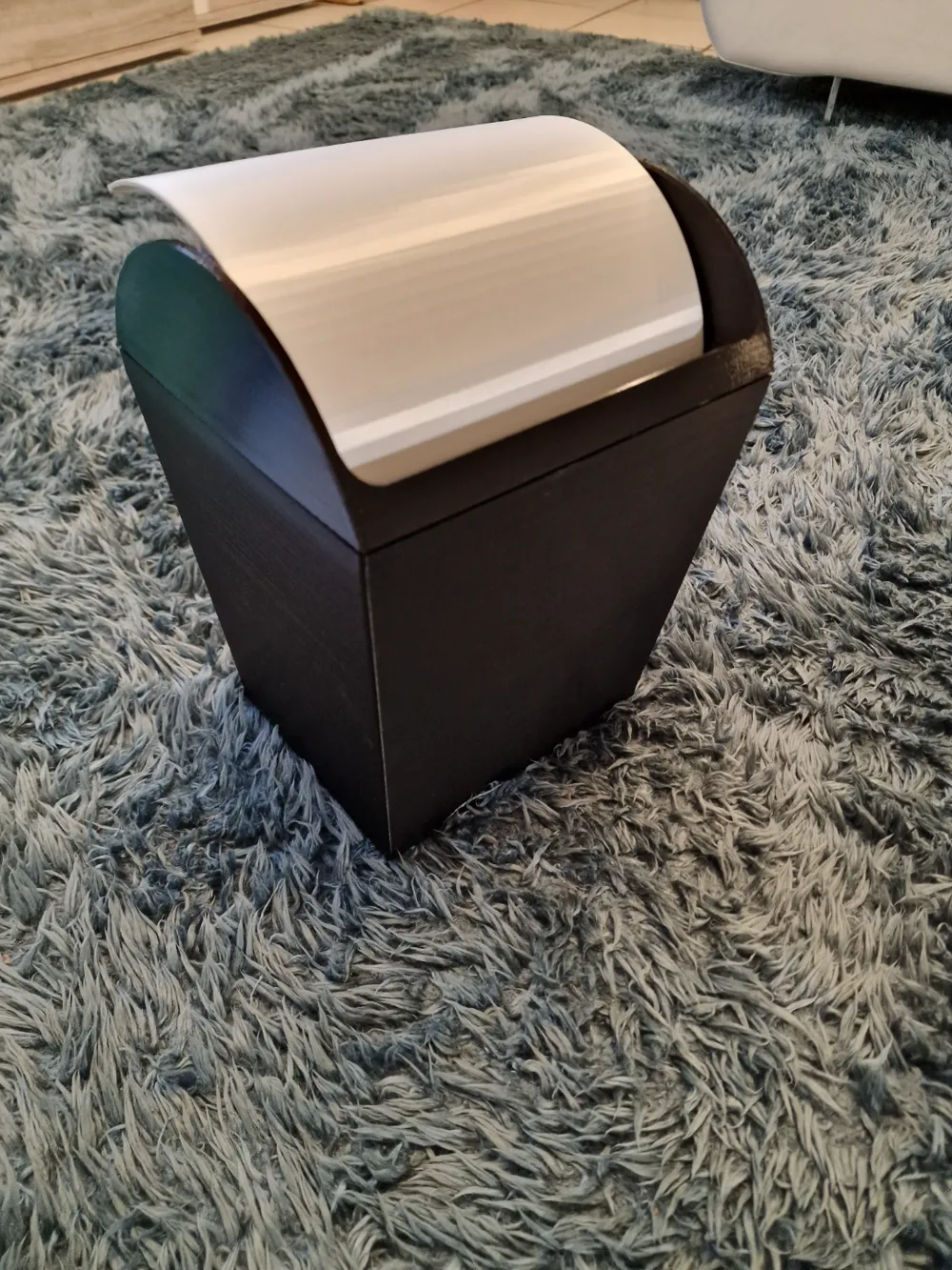 desk trash can by tiago.b.g.pereira - MakerWorld