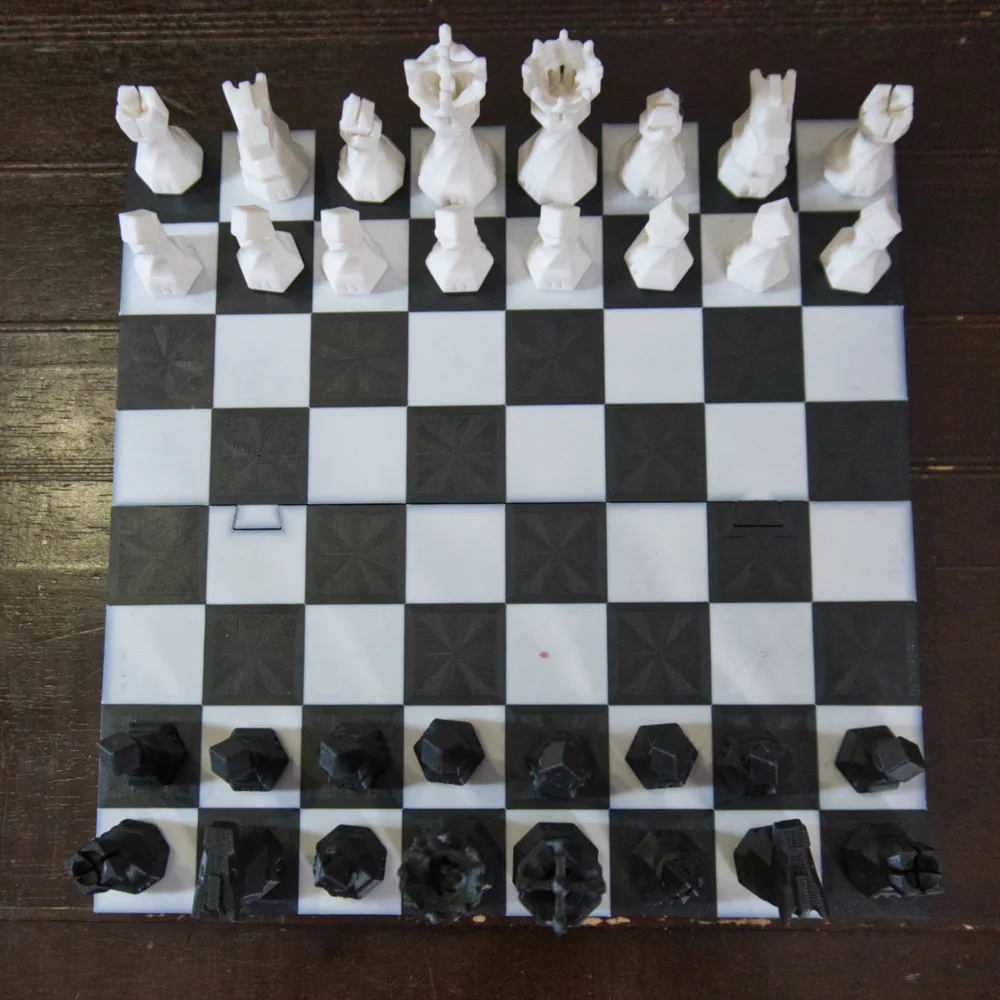 Portable Chess Board Box by Chubby Knot - MakerWorld