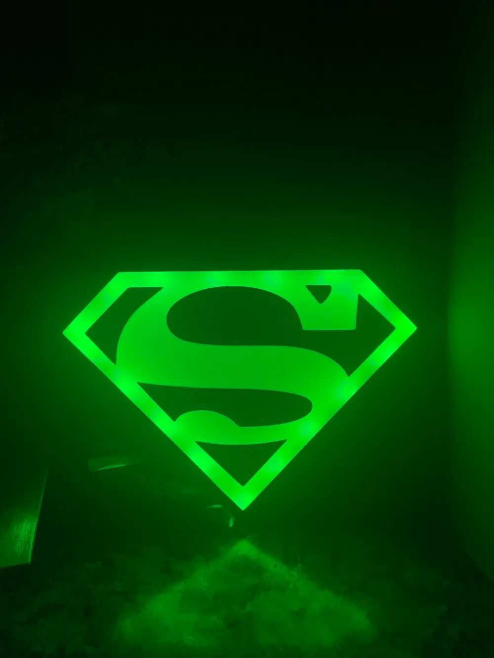 Superman Lightbox with slot for LEDs by Derpvater - MakerWorld