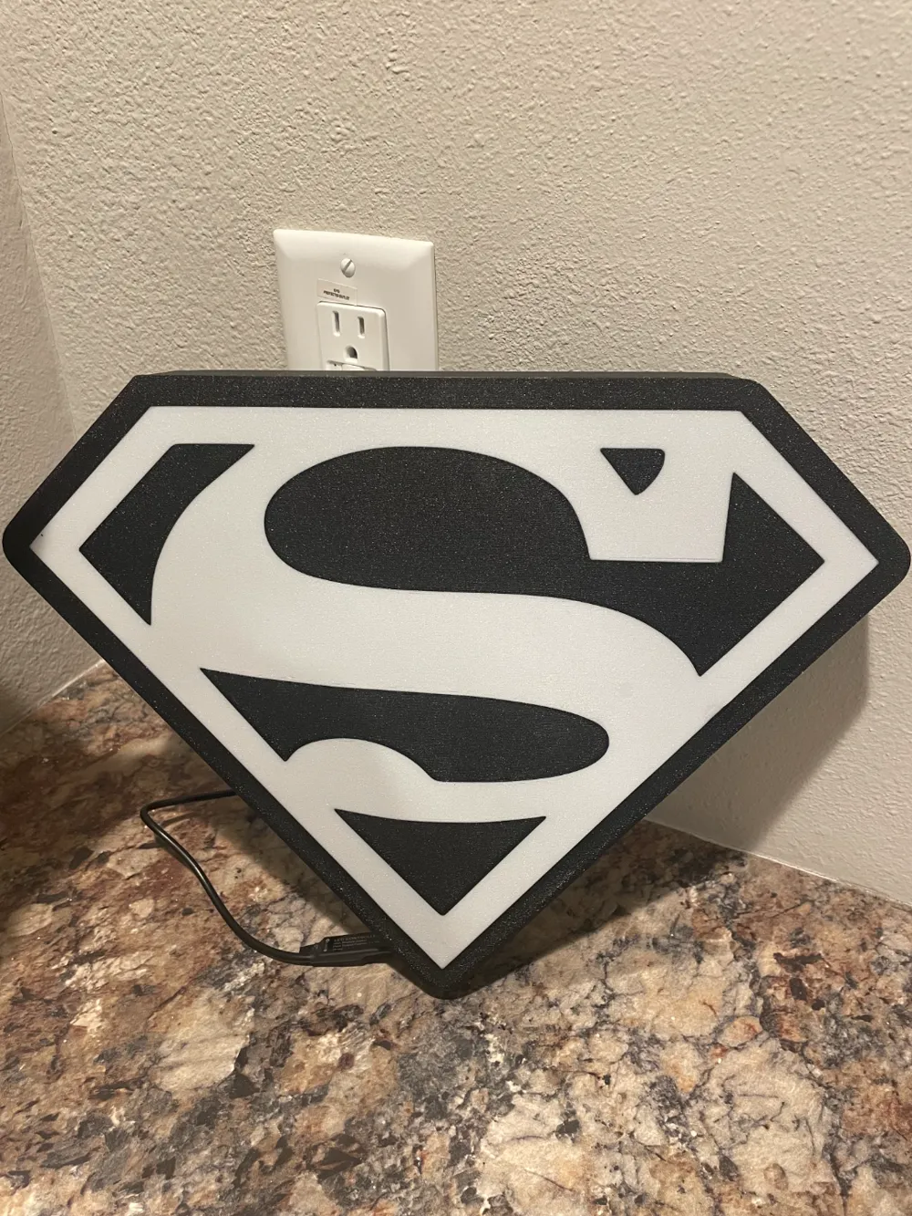 Superman Lightbox with slot for LEDs by Derpvater - MakerWorld