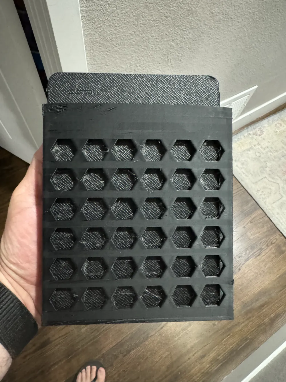 Kindle Paperwhite Bedside Hanger Storage by potseeslc - MakerWorld