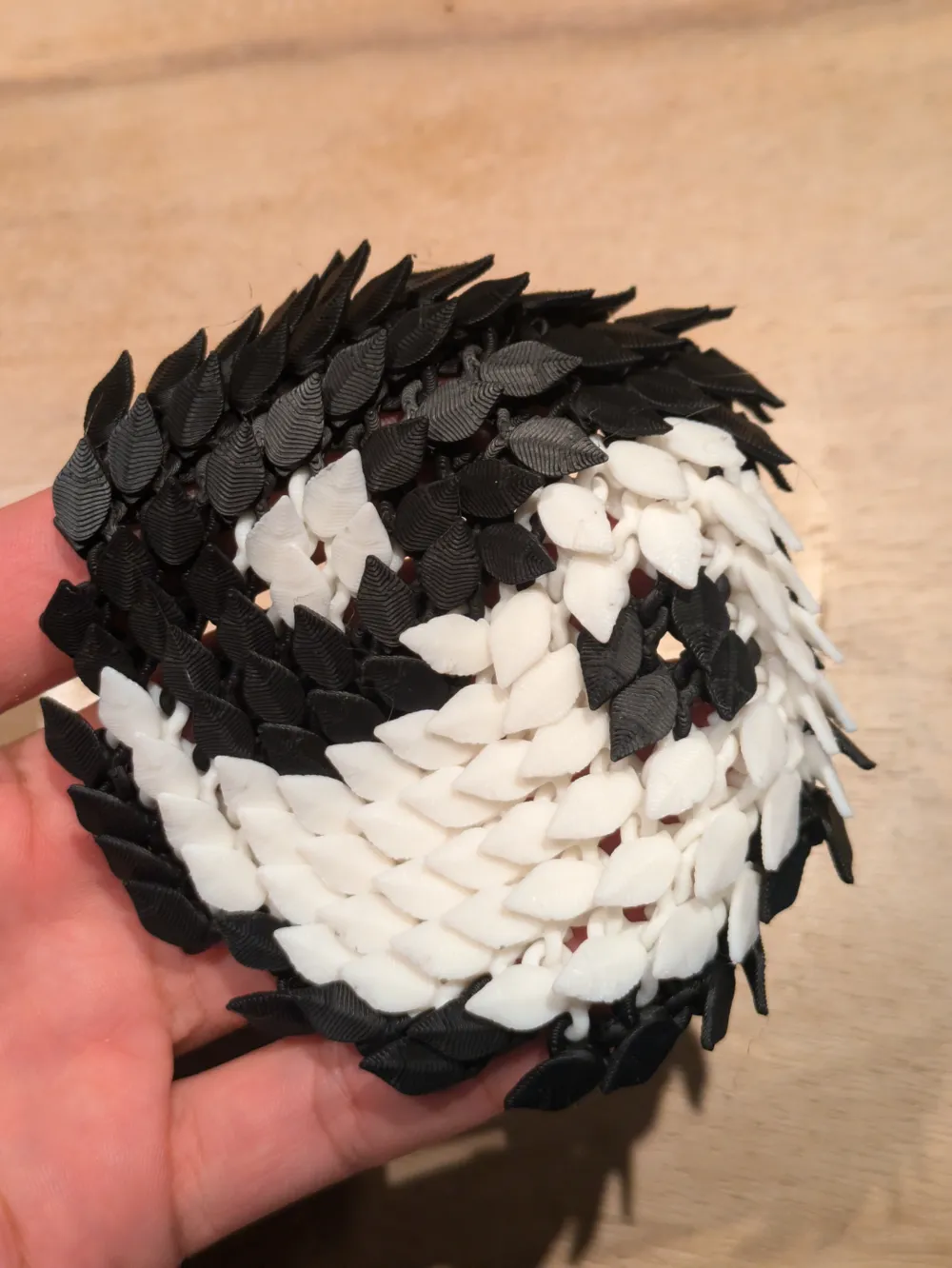 Yin Yang Dragon Scale chainmail spiral by Thain MakerWorld: Download ...