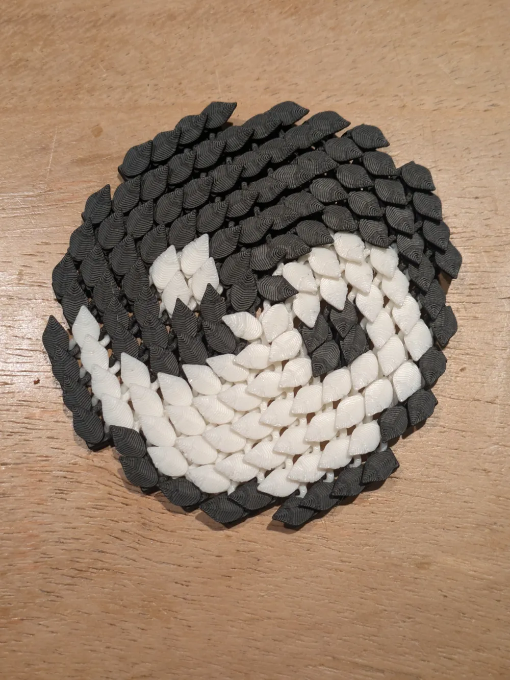Yin Yang Dragon Scale chainmail spiral - Free 3D Print Model - MakerWorld