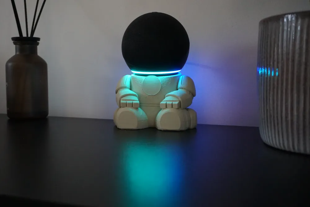 Cute Robot Holder for Echo Dot / Echo Dot Max - Free 3D Print Model ...