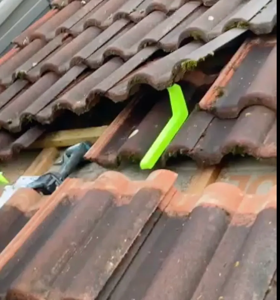 Roof Tile Lifter by toth.andre - MakerWorld